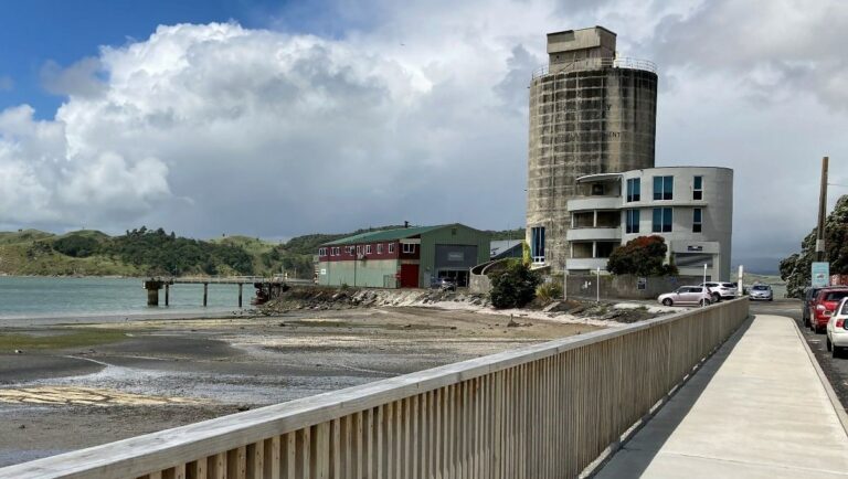 Raglan 23 \’The most useful site for planning a visit to RAGLAN, NZ\’